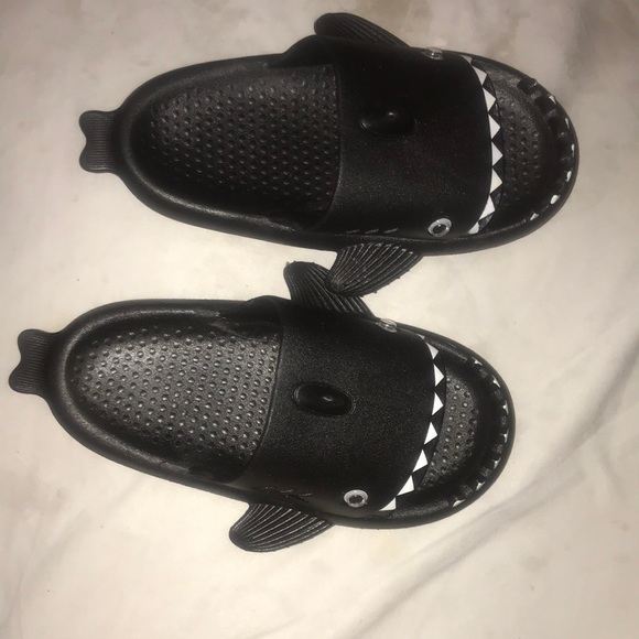 Shoes | Im Selling Shark Slide They Couldnt Fit My Niece | Poshmark